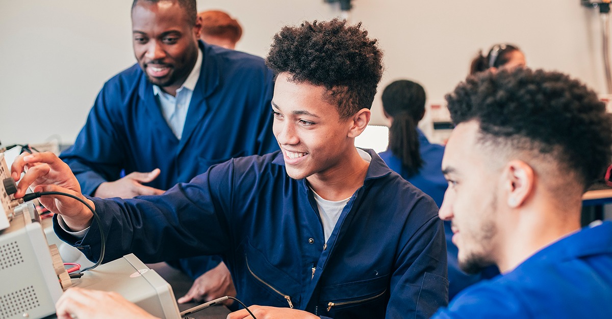 Promising Approaches for Opportunity Youth Apprenticeship Programs